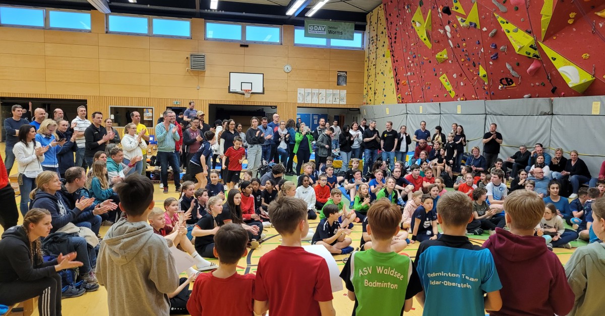 144 Kids spielen beim 2. Victor Mini-/Junior-Cup