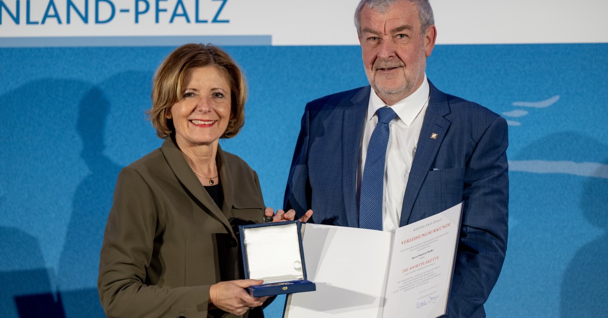 Manfred Pfeiffer mit Sportplakette des Landes Rheinland-Pfalz ausgezeichnet