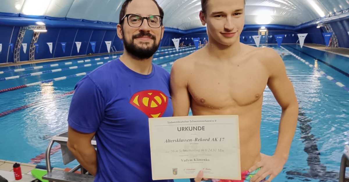Vadym Klimenko schwimmt neuen AK 17 Rekord über 50m Schmetterling